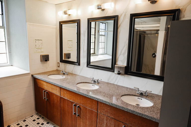 Knox Residence - Stay at U of T